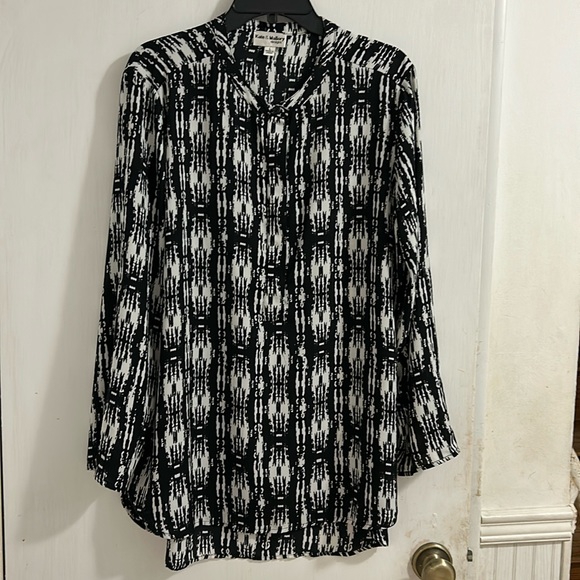 Kate & Mallory | Tops | Kate Mallory Designs Black And White Long ...